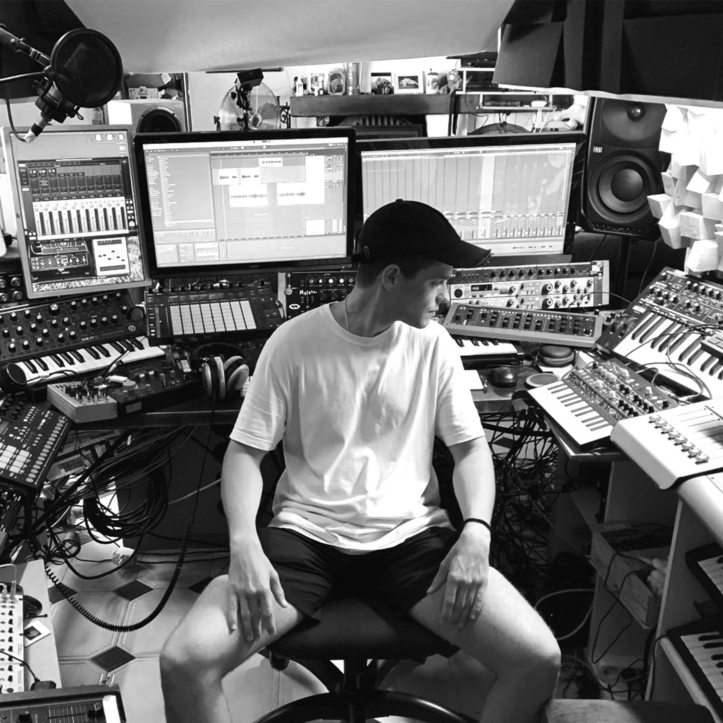 Vincent Lang · Artist Profile