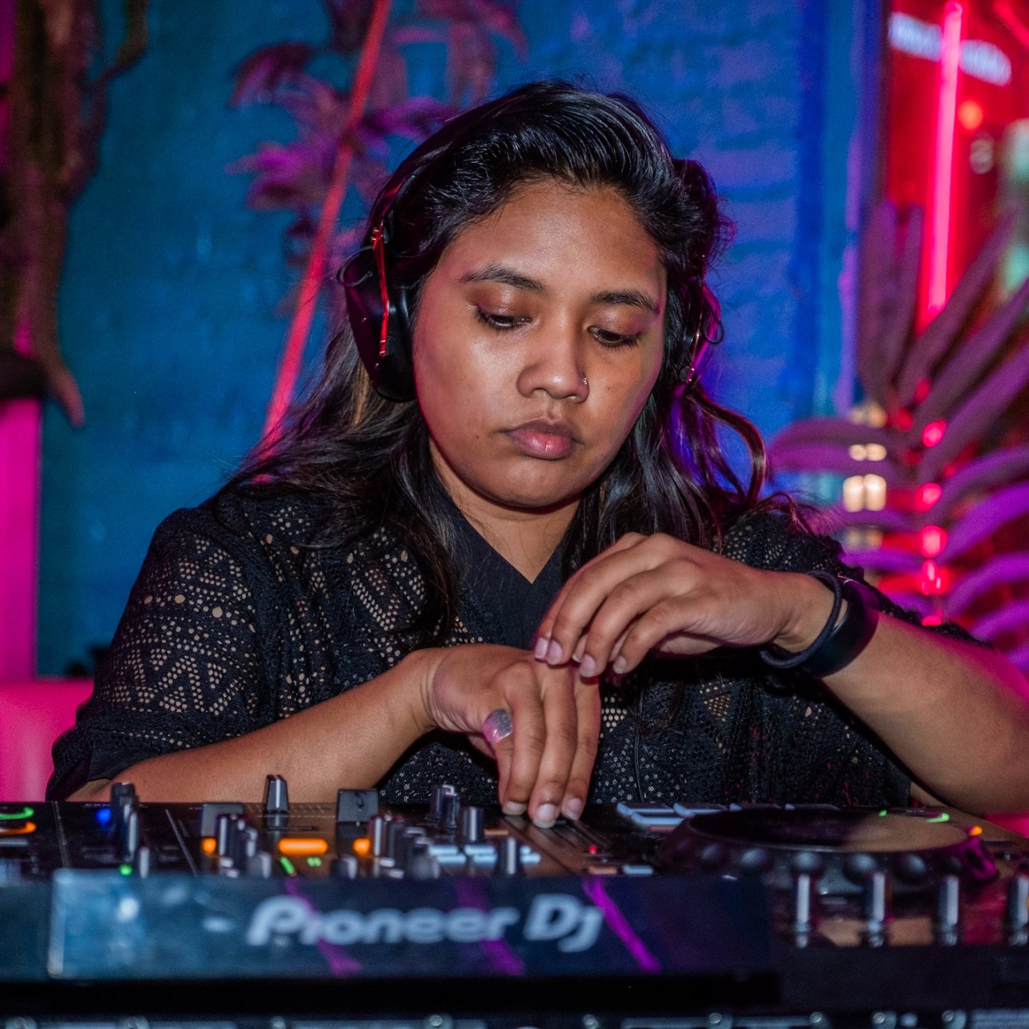 Zara Mustafa · Artist Profile