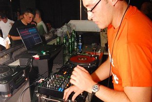 Stephan Hess · Artist Profile