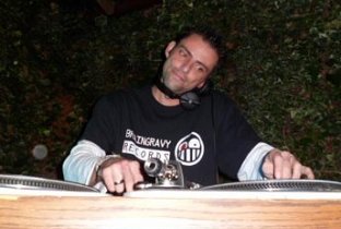 Steve Mills · Artist Profile