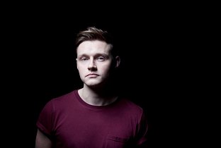 Stuart Hawkins · Artist Profile