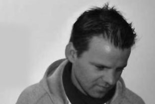 Tom Bonaty · Biografie