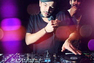 Tom Gregoire · Artist Profile