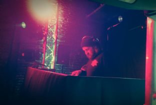 Tom Mitchell · Artist Profile