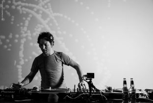 Yanee · Artist Profile