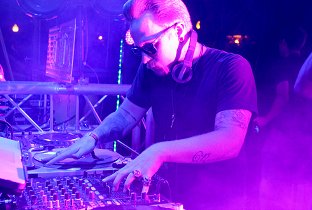 Zebo · Artist Profile
